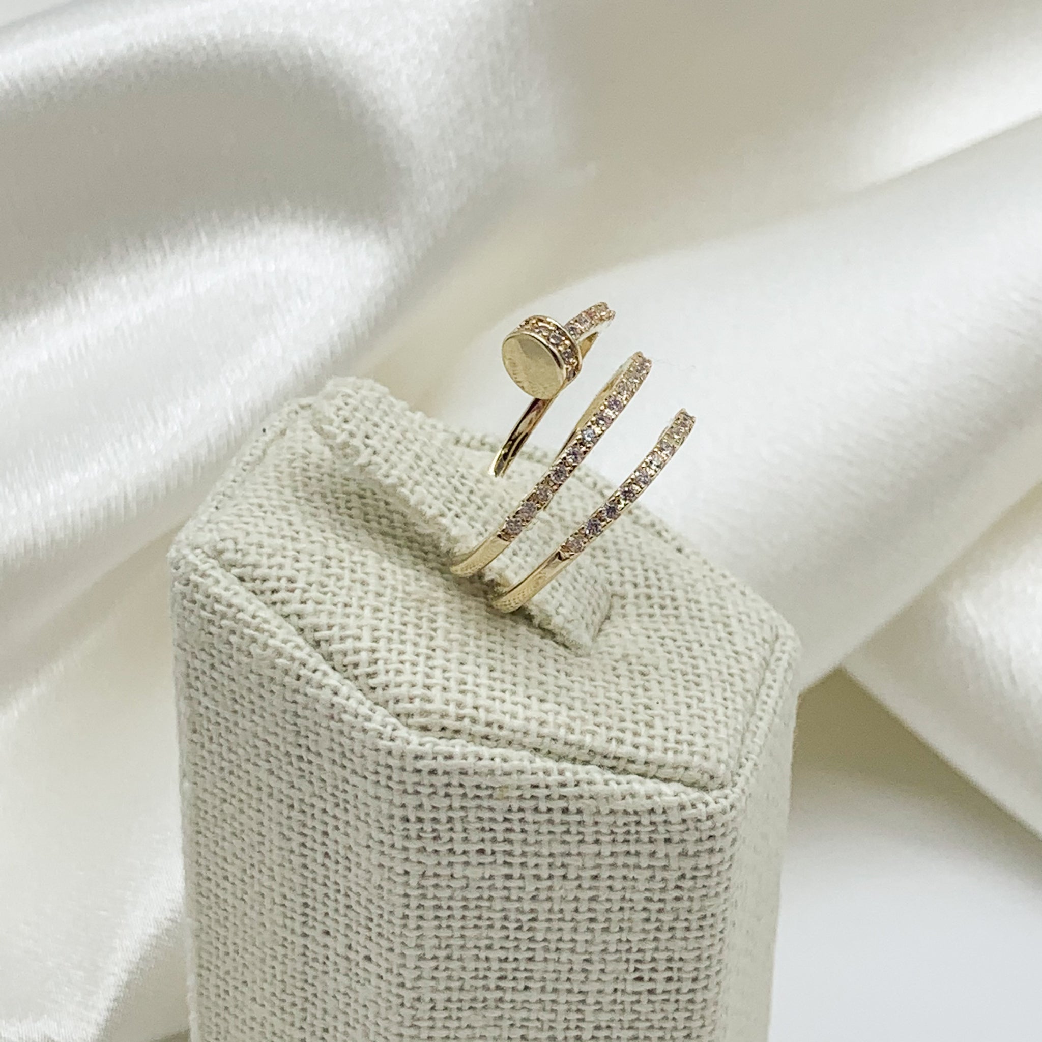 Spiral nail ring store